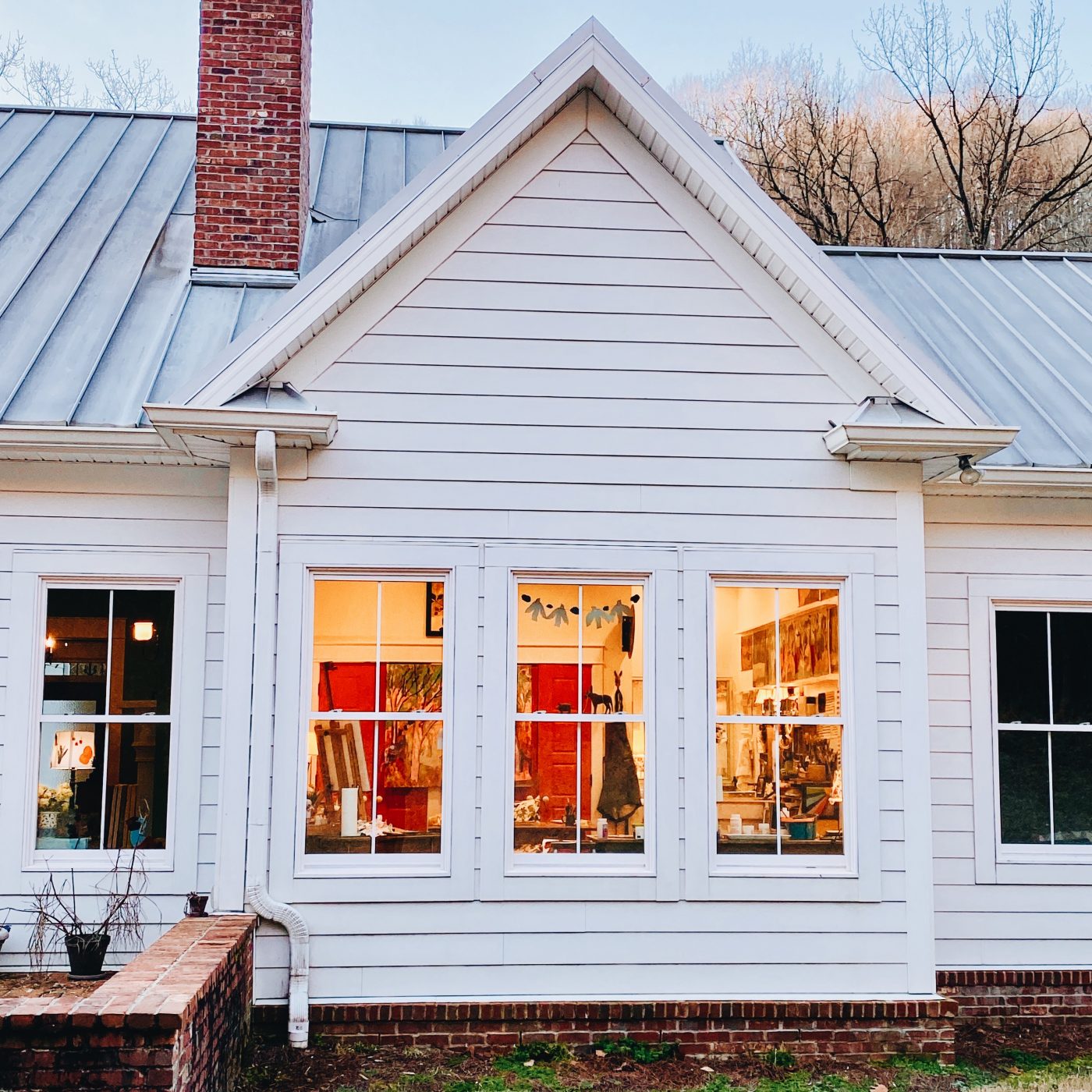 An Artist Studio | With Sandi Hester - Jeanne Oliver