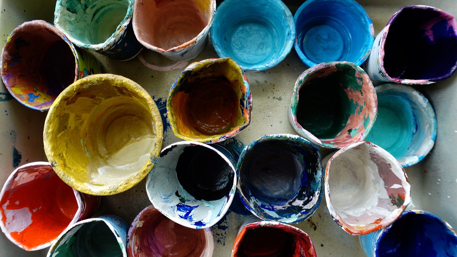 An Artist Studio | With Sandi Hester - Jeanne Oliver