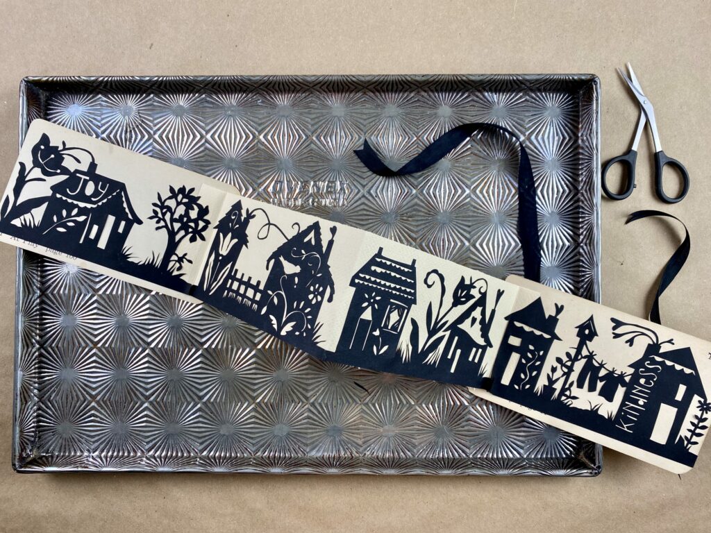 Cut Paper Magic with Sharyn Sowell - Jeanne Oliver